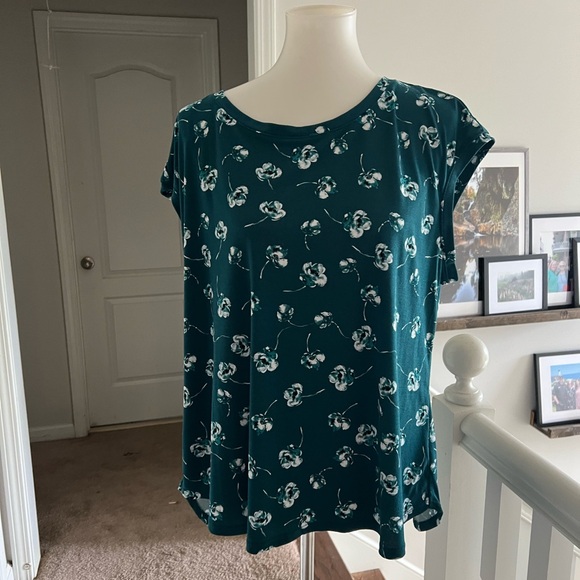 Elle | Tops | Xl Green Floral Sleeveless Top Elle | Poshmark